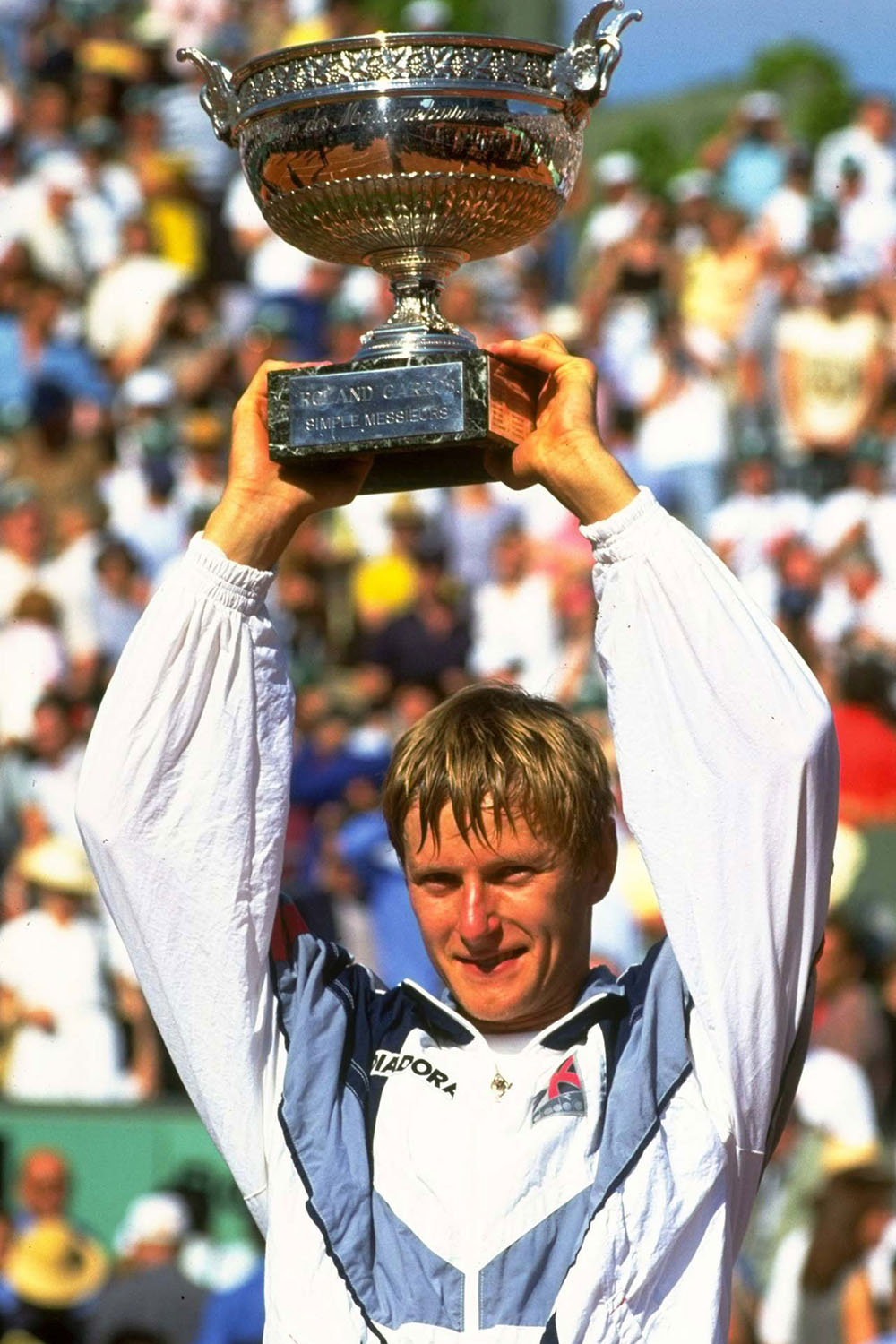 Вступившая в секту жена и наркомания дочери. Борьба Евгения Кафельникова | StarHit.ru