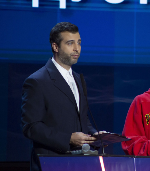 Берется за любую работу: Иван Ургант вместе с Олегом ЛСП создали песню про Якубовича | STARHIT