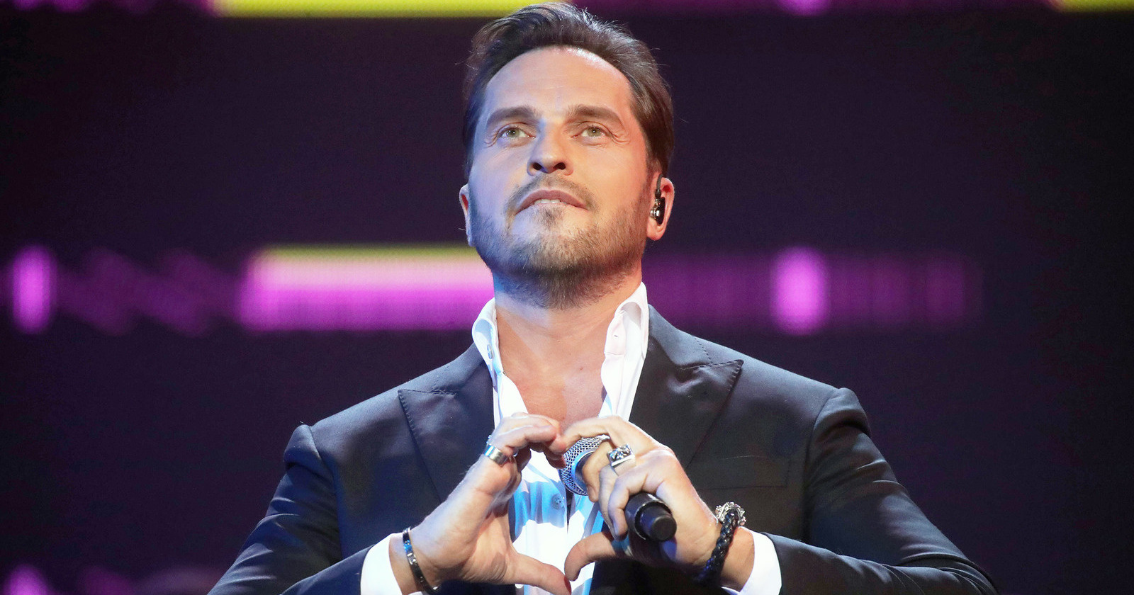 От КВН до награды на скандальной премии МУЗ-ТВ. История Александра Реввы | STARHIT