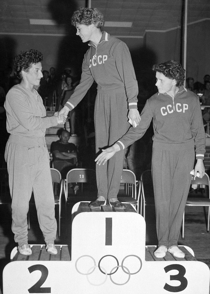 Легенда гимнастики Лариса Латынина: выиграла чемпионат мира беременной и увела мужа из семьи ...